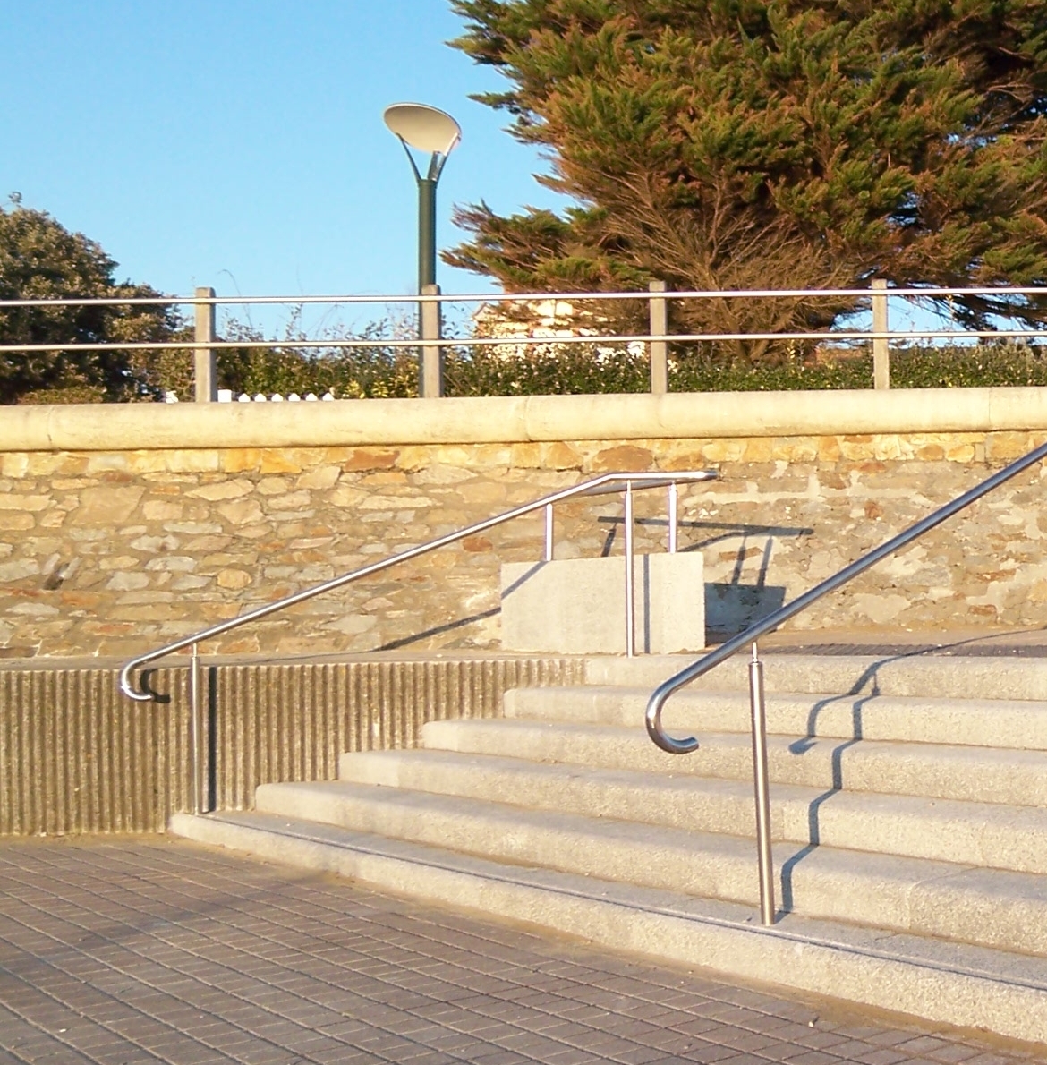 MARCHES, BLOCS MARCHES, CONTRE MARCHES - Découvrez les gammes Alkern